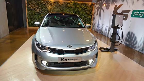 기아차 'K5 PHEV' 하반기 100대 목표…"중형차 입지 강화"