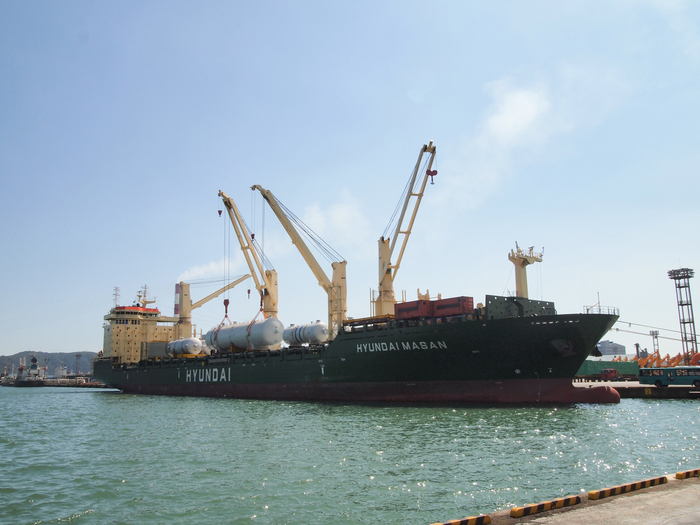 HMM, 조선 빅3 외면하고 中 조선소 발주…또 다른 속내는