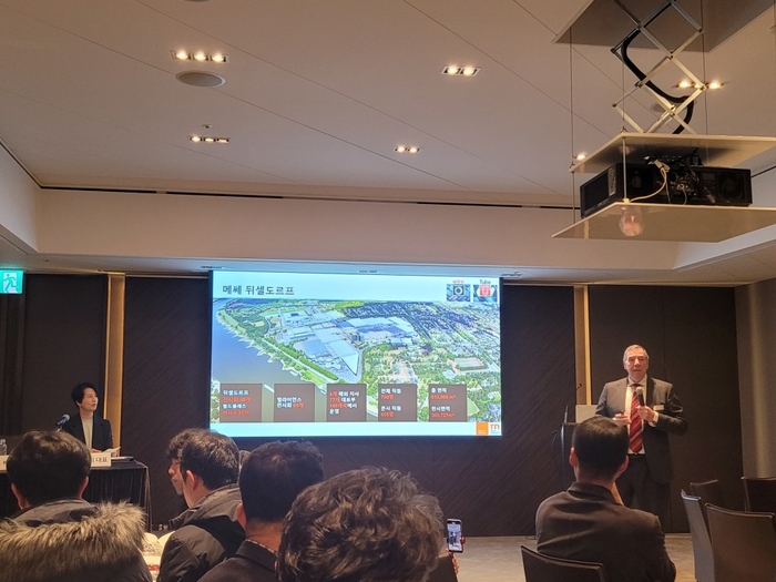 메쎄 뒤셀도르프 총괄 “全 산업군 ‘강관’ 쓰임새 확장…미래차 빈도↑” - Kollo